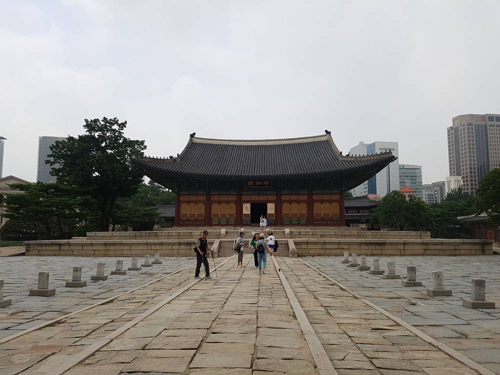 Deoksugung Palace 덕수궁 - Trazy, Korea's #1 Travel Shop