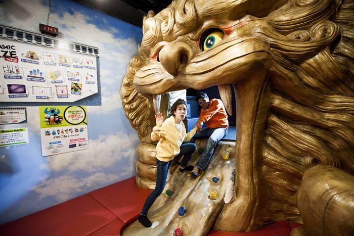 Dynamic Maze (Insadong) - Trazy, Korea's #1 Travel Shop