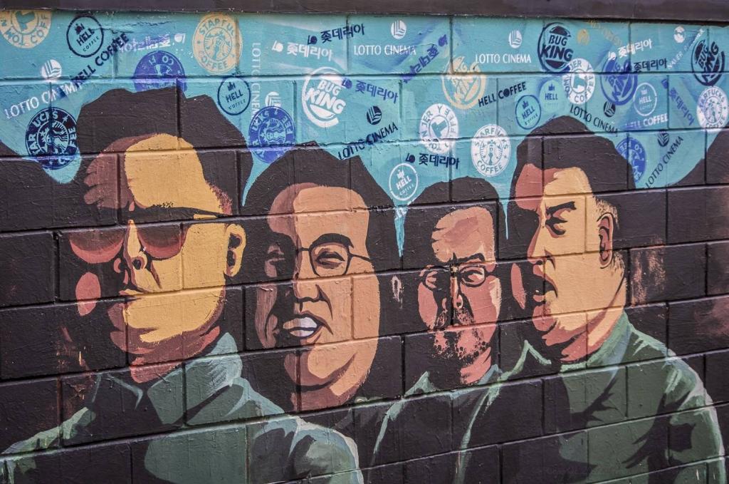 Hongdae Mural Street (Alley) 홍대벽화거리 - Trazy, Korea's #1 Travel Shop