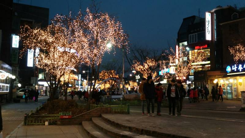Hongdae (Hongik University Street) 홍대 in Seoul, South Korea - Trazy ...